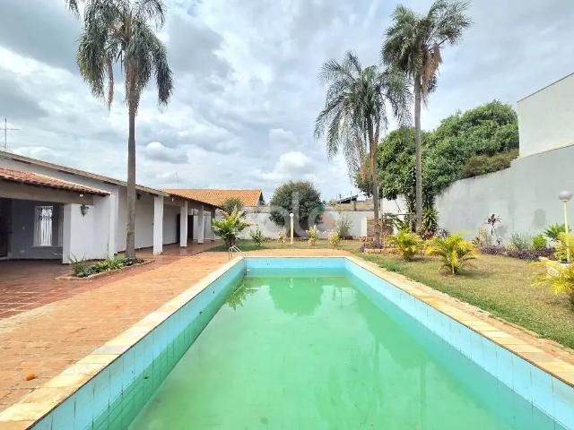Casa / Sobrado para Locação em Araraquara/SP Vila Harmonia 4 Quartos