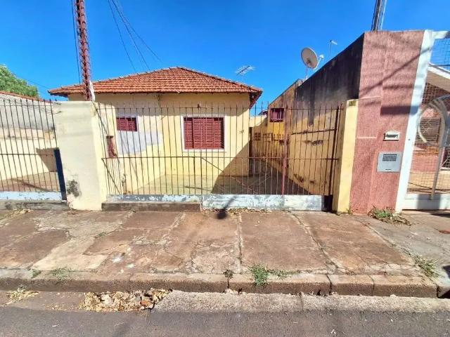 Casa / Sobrado para Locação em Araraquara/SP Vila Santana 2 Quartos