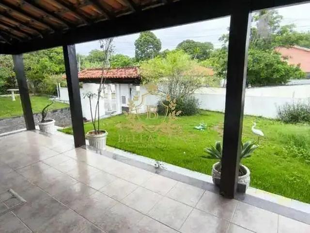 Casa / Sobrado para Locação em Araruama/RJ Praça da Bandeira 4 Quartos