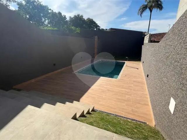 Casa / Sobrado para Locação em Atibaia/SP Nova Gardênia 3 Quartos