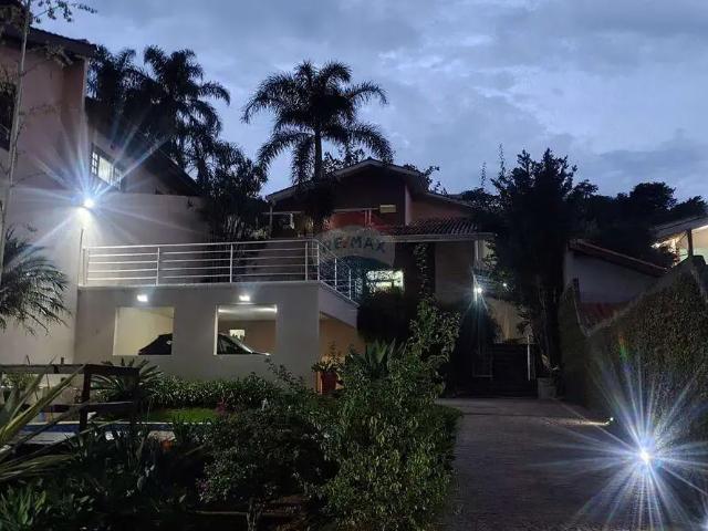 Casa / Sobrado para Locação em Atibaia/SP Centro 4 Quartos