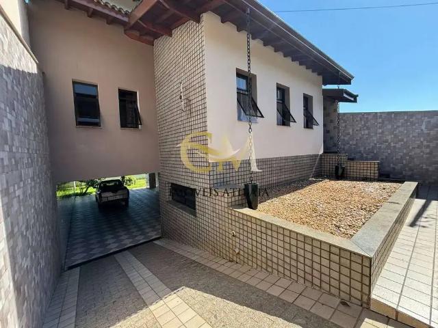 Casa / Sobrado para Locação em Atibaia/SP Centro 5 Quartos