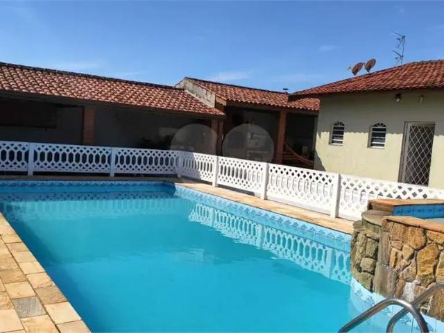 Casa / Sobrado para Locação em Atibaia/SP Jardim Alvinópolis 3 Quartos