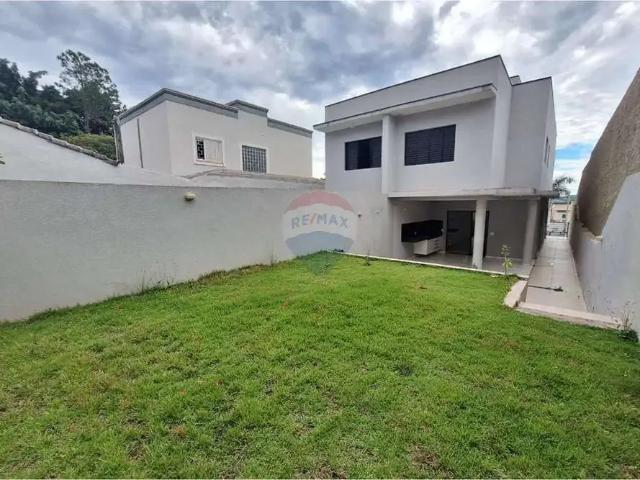 Casa / Sobrado para Locação em Atibaia/SP Jardim dos Pinheiros 3 Quartos