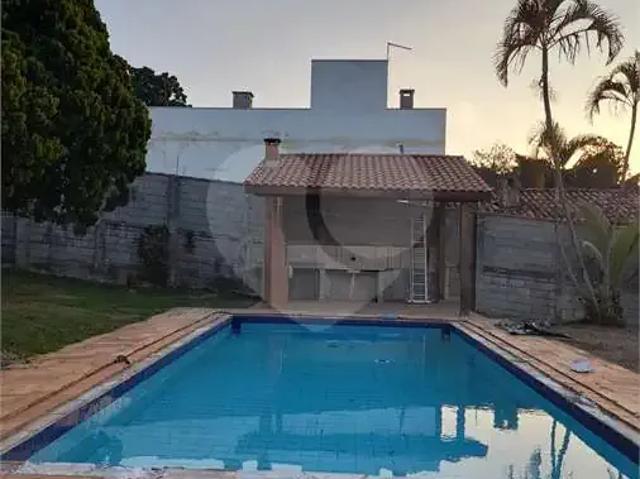 Casa / Sobrado para Locação em Atibaia/SP Jardim dos Pinheiros 3 Quartos