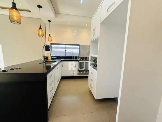 Casa / Sobrado para Locação em Atibaia/SP Jardim Maristela 2 Quartos