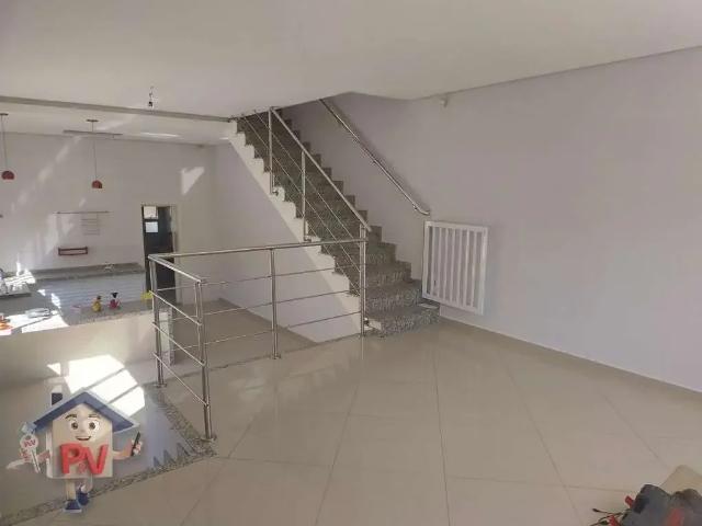 Casa / Sobrado para Locação em Atibaia/SP Jardim Maristela 4 Quartos