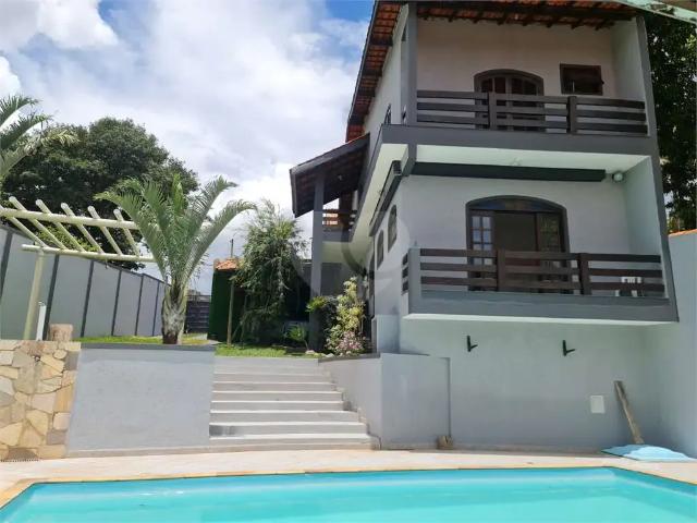 Casa / Sobrado para Locação em Atibaia/SP Jardim Paulista 3 Quartos