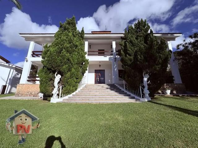 Casa / Sobrado para Locação em Atibaia/SP Retiro das Fontes 5 Quartos