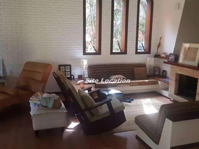 Casa / Sobrado para Locação em Atibaia/SP Tanque 5 Quartos