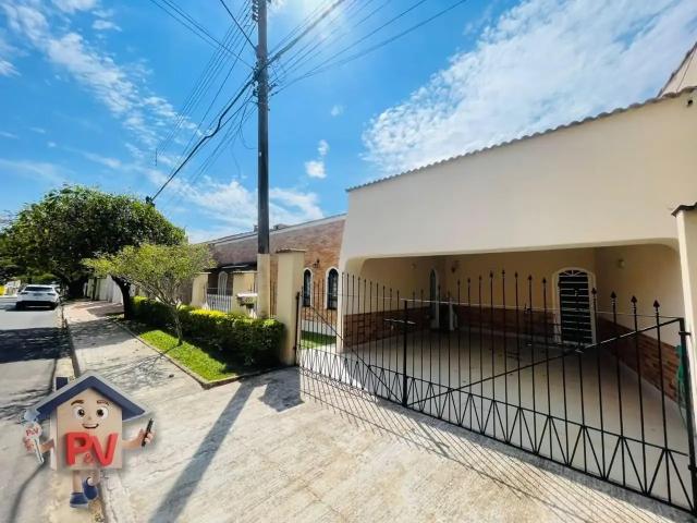 Casa / Sobrado para Locação em Atibaia/SP Vila Santista 3 Quartos