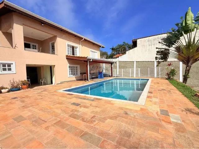 Casa / Sobrado para Locação em Atibaia/SP Vila Santista 5 Quartos