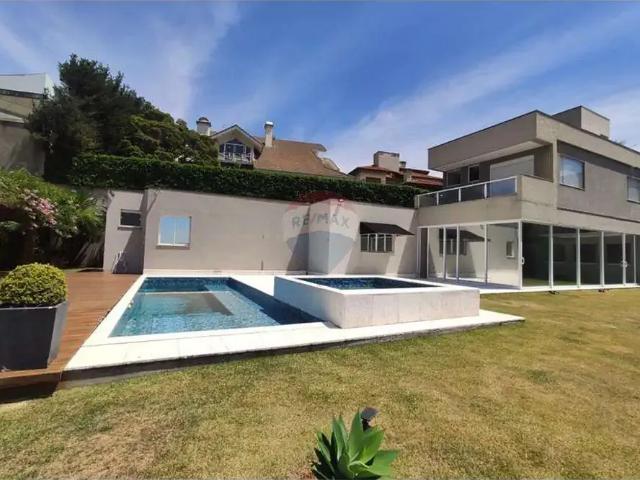 Casa / Sobrado para Locação em Atibaia/SP Vila Santista 5 Quartos