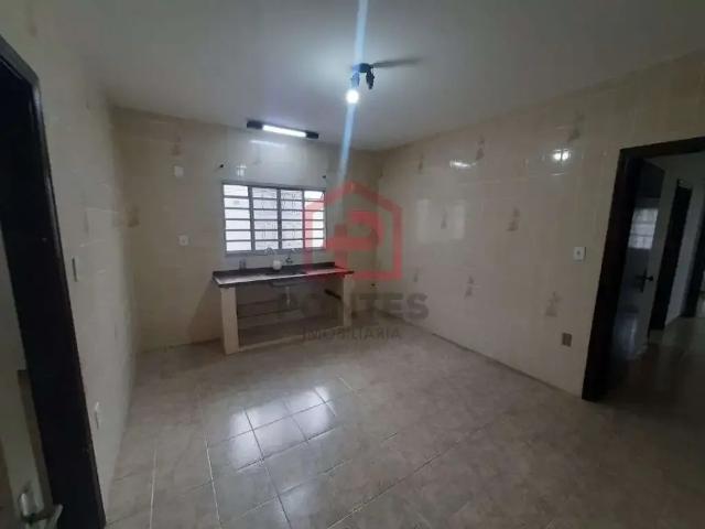 Casa / Sobrado para Locação em Botucatu/SP Vila Nossa Senhora de Fátima 2 Quartos