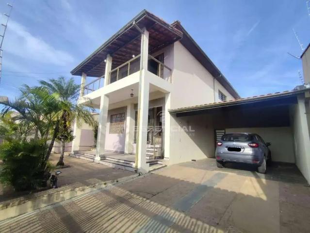 Casa / Sobrado para Locação em Botucatu/SP Jardim Flamboyant 4 Quartos