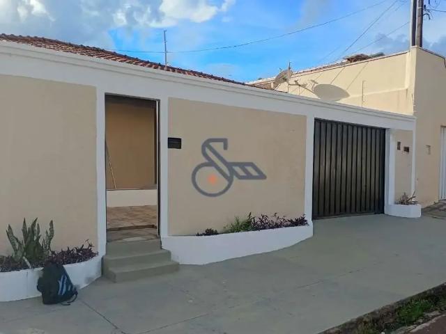 Casa / Sobrado para Locação em Botucatu/SP Jardim Paraíso 4 Quartos