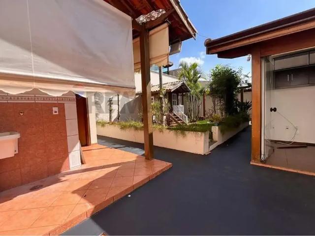 Casa / Sobrado para Locação em Botucatu/SP Recanto Azul 3 Quartos