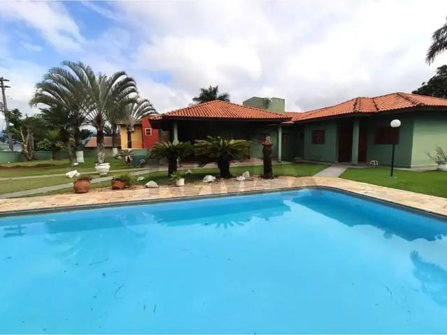 Casa / Sobrado para Locação em Bom Jesus dos Perdões/SP Centro 4 Quartos