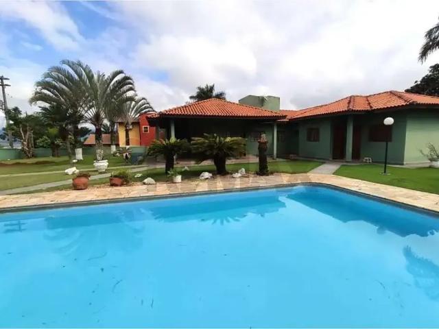 Casa / Sobrado para Locação em Bom Jesus dos Perdões/SP Centro 4 Quartos