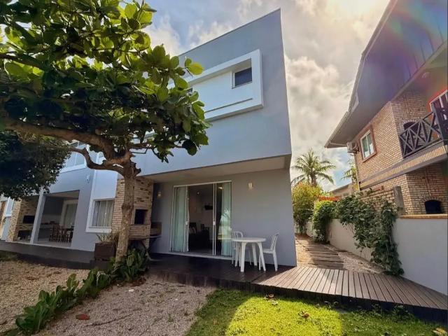 Casa / Sobrado para Locação em Bombinhas/SC Canto Grande 2 Quartos