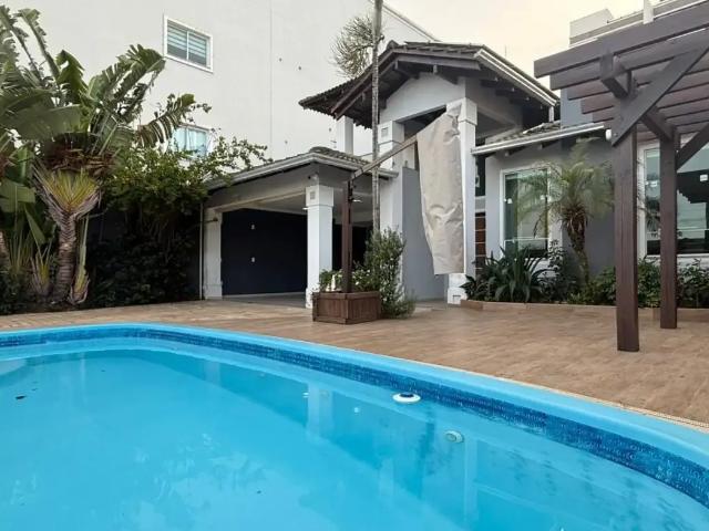 Casa / Sobrado para Locação em Bombinhas/SC Canto Grande 4 Quartos
