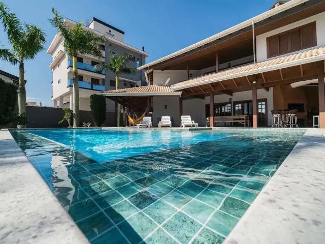 Casa / Sobrado para Locação em Bombinhas/SC Canto Grande 7 Quartos