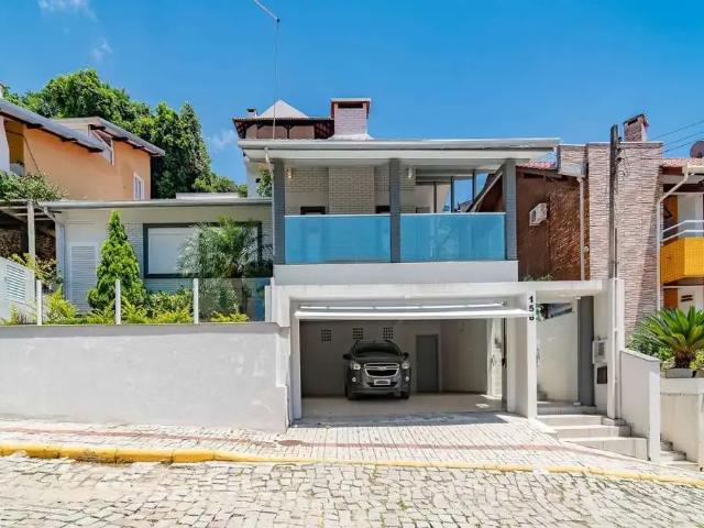 Casa / Sobrado para Locação em Bombinhas/SC Centro 3 Quartos