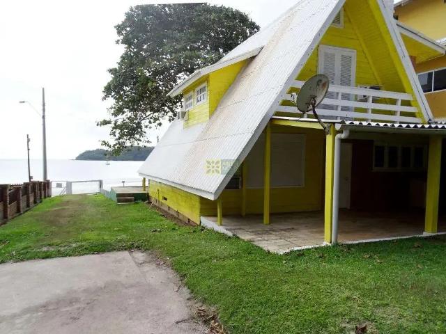 Casa / Sobrado para Locação em Bombinhas/SC Centro 3 Quartos