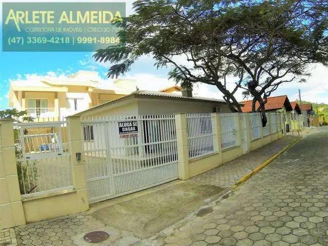 Casa / Sobrado para Locação em Bombinhas/SC Centro 3 Quartos
