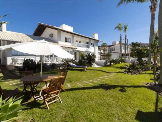 Casa / Sobrado para Locação em Bombinhas/SC Centro 6 Quartos