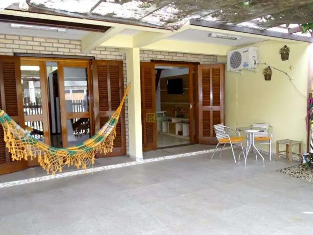Casa / Sobrado para Locação em Bombinhas/SC Bombas 2 Quartos