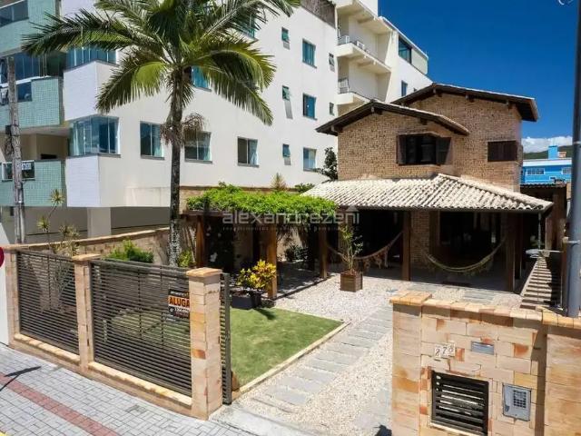 Casa / Sobrado para Locação em Bombinhas/SC Bombas 2 Quartos