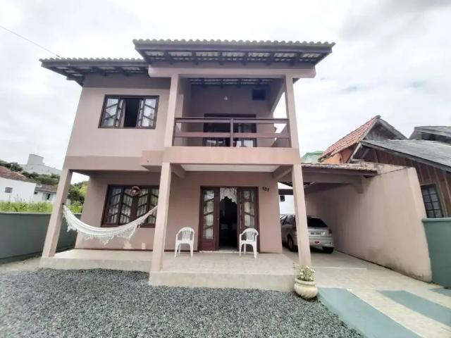 Casa / Sobrado para Locação em Bombinhas/SC Bombas 3 Quartos
