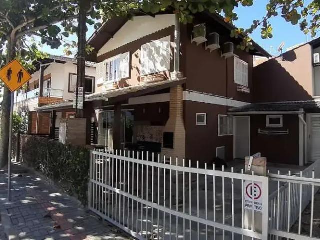 Casa / Sobrado para Locação em Bombinhas/SC Bombas 3 Quartos