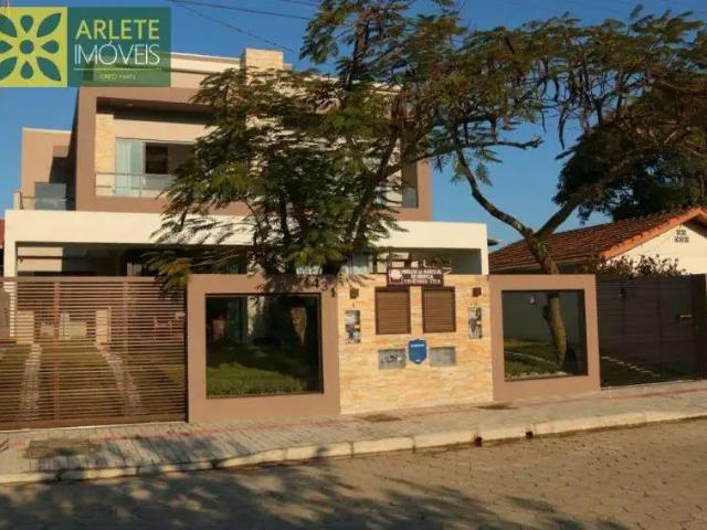 Casa / Sobrado para Locação em Bombinhas/SC Mariscal 4 Quartos