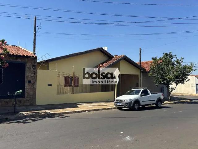 Casa / Sobrado para Locação em Bauru/SP Vila Jardim Celina 3 Quartos