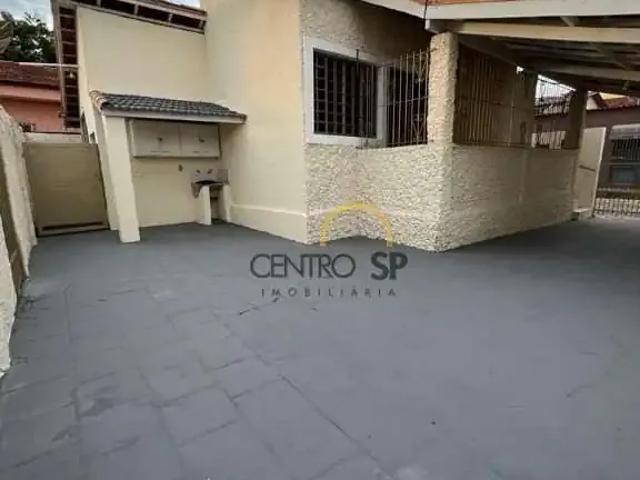 Casa / Sobrado para Locação em Bauru/SP Centro 2 Quartos