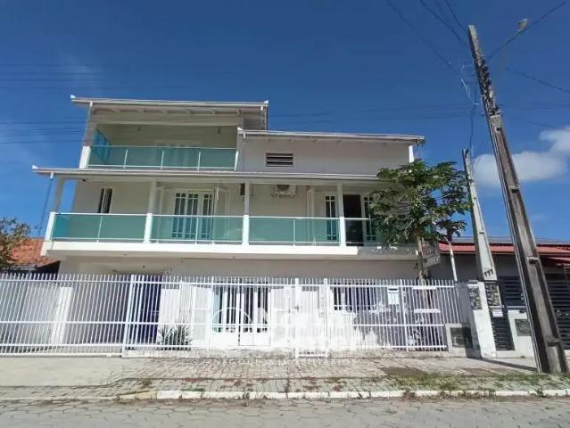 Casa / Sobrado para Locação em Balneário Barra do Sul/SC Centro 4 Quartos