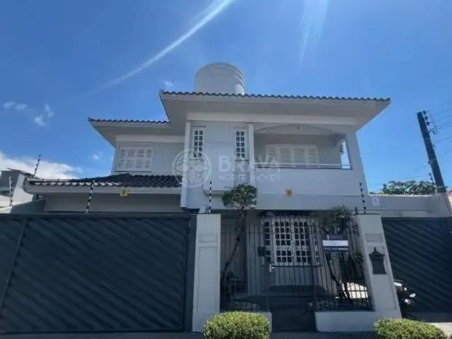 Casa / Sobrado para Locação em Balneário Camboriú/SC Centro 2 Quartos