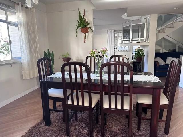 Casa / Sobrado para Locação em Balneário Camboriú/SC Centro 3 Quartos
