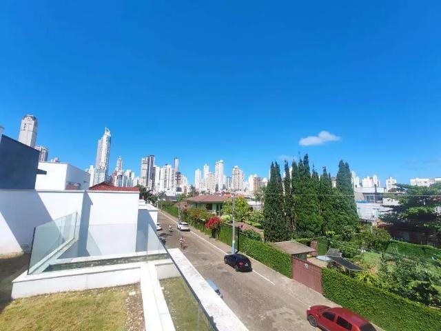 Casa / Sobrado para Locação em Balneário Camboriú/SC Centro 3 Quartos