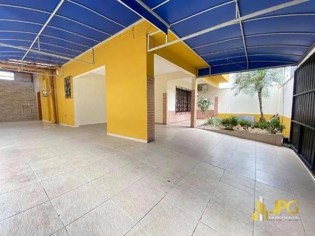 Casa / Sobrado para Locação em Balneário Camboriú/SC Centro 3 Quartos