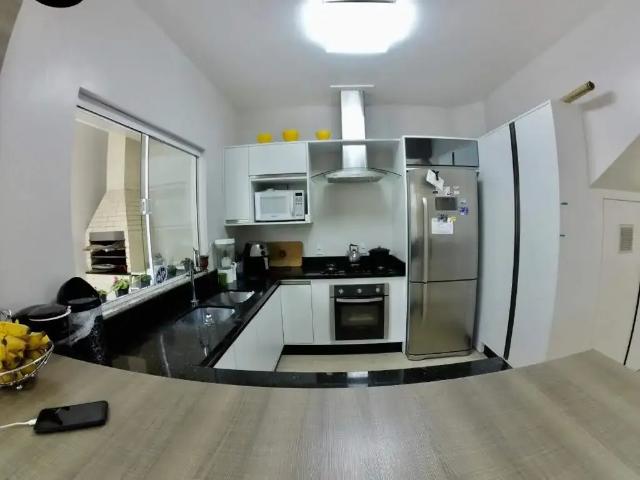 Casa / Sobrado para Locação em Balneário Camboriú/SC Centro 3 Quartos