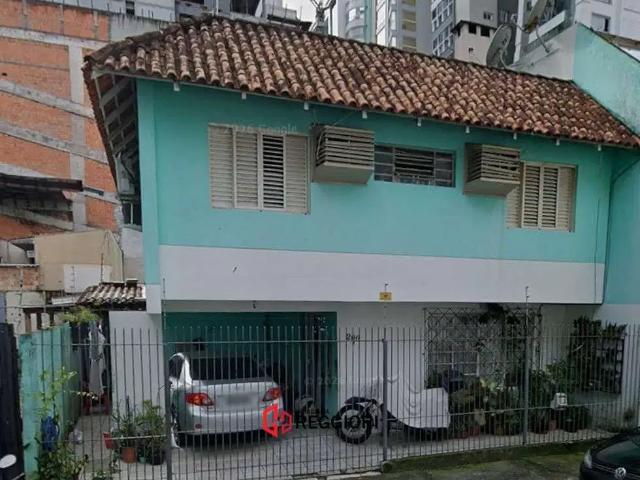 Casa / Sobrado para Locação em Balneário Camboriú/SC Centro 4 Quartos