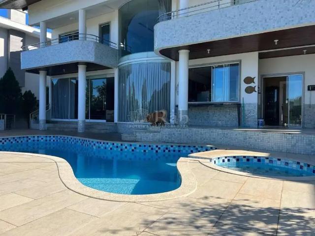 Casa / Sobrado para Locação em Balneário Camboriú/SC Ariribá 4 Quartos