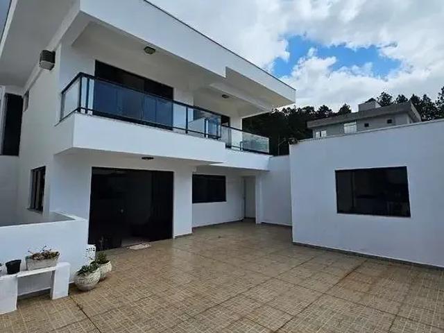 Casa / Sobrado para Locação em Balneário Camboriú/SC Ariribá 4 Quartos