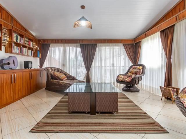 Casa / Sobrado para Locação em Balneário Camboriú/SC Municípios 5 Quartos