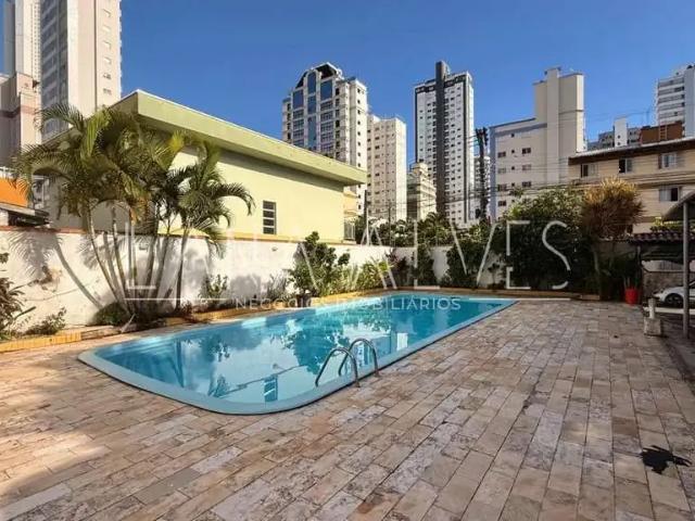 Casa / Sobrado para Locação em Balneário Camboriú/SC Pioneiros 4 Quartos