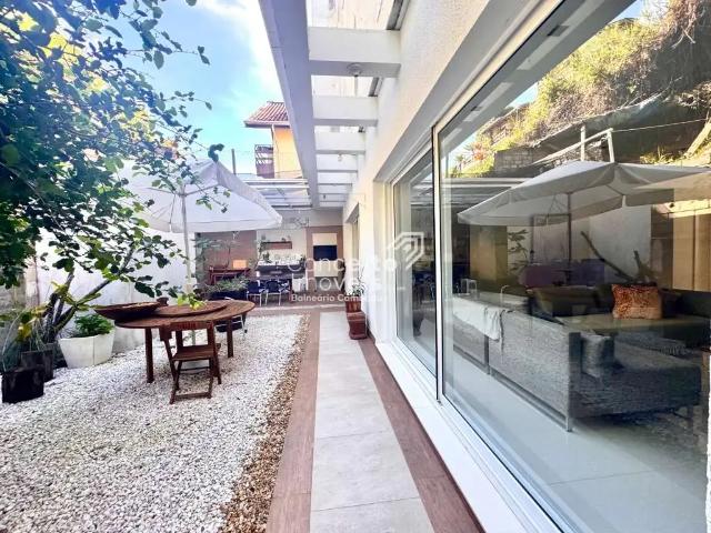 Casa / Sobrado para Locação em Balneário Camboriú/SC Praia dos Amores 5 Quartos