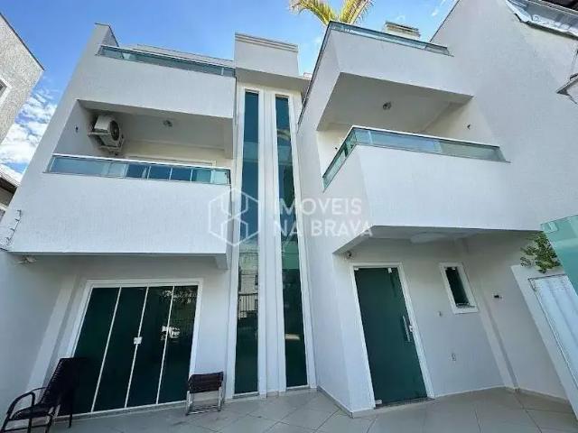 Casa / Sobrado para Locação em Balneário Camboriú/SC Praia dos Amores 3 Quartos